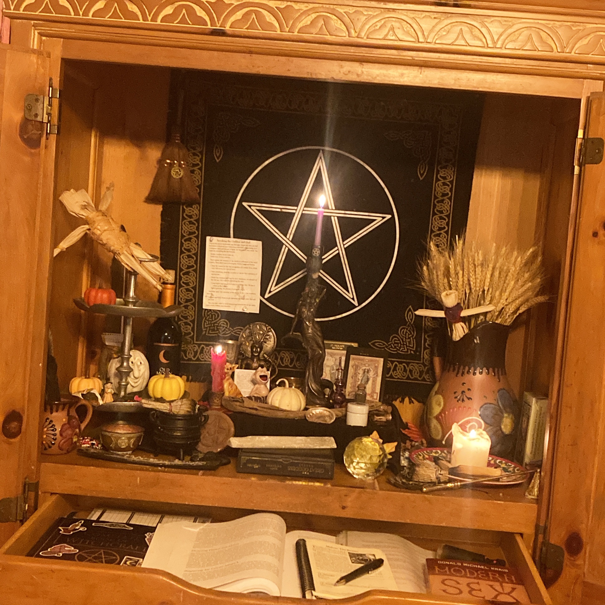 Home Altar – The Grove Coven